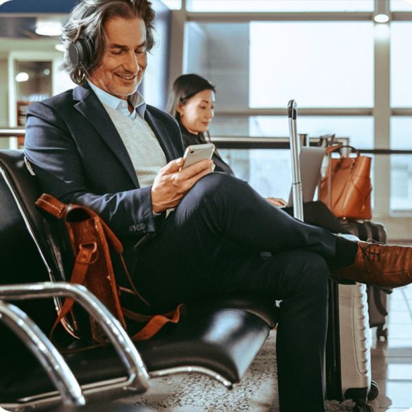 Yealink BH76 Plus Teams USB-A/USB-C con base de carga | Onedirect.es